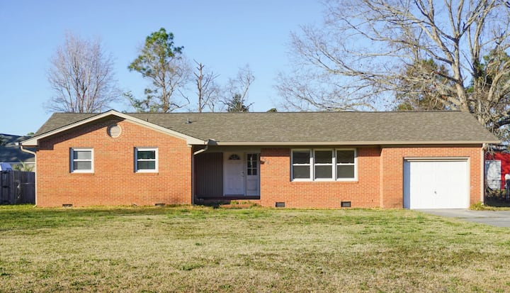 Pet Friendly Large Group Retreat - Wrightsville Beach, NC