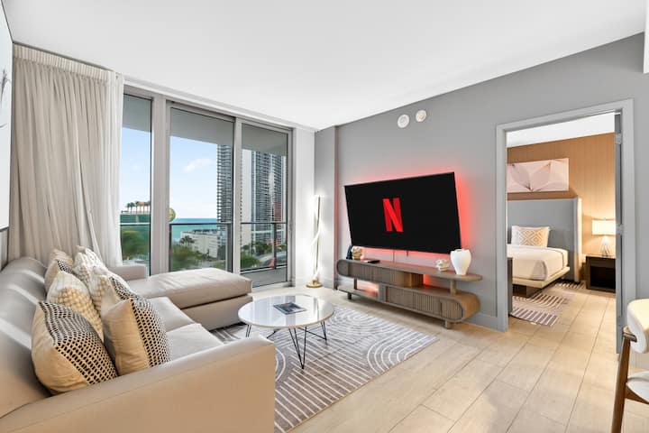 2bd/2ba Direct Ocean View. 1 Min From Beach - Hollywood, FL