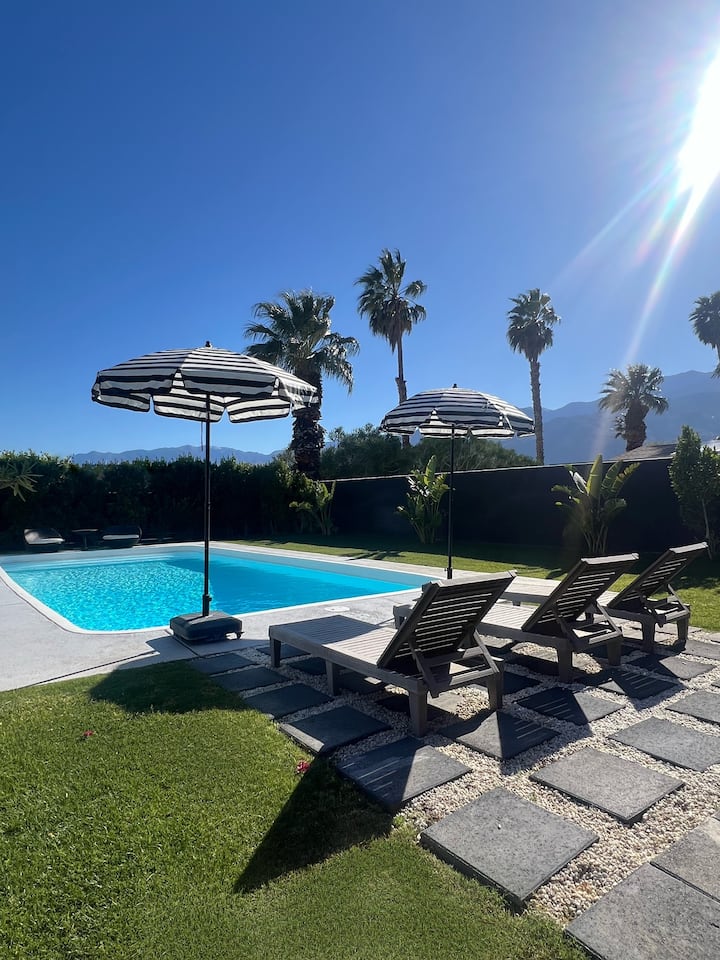 Poolside Mountain View House - Palm Springs, CA