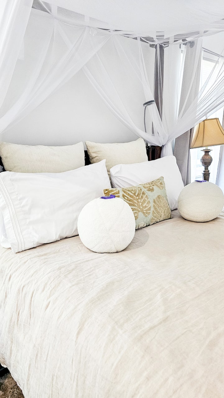 The Hideaway With Boho Decor And Washer & Dryer - Emerald Isle, NC