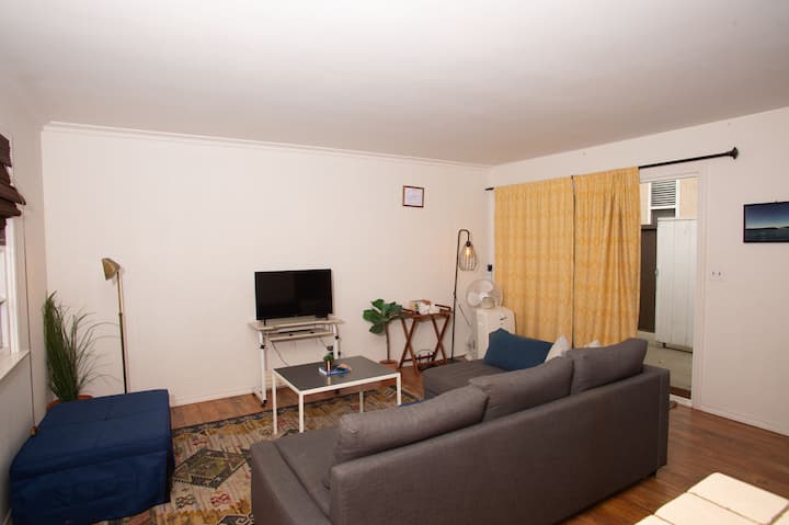 Corona Del Mar Apartment With Patio - Orange County, CA