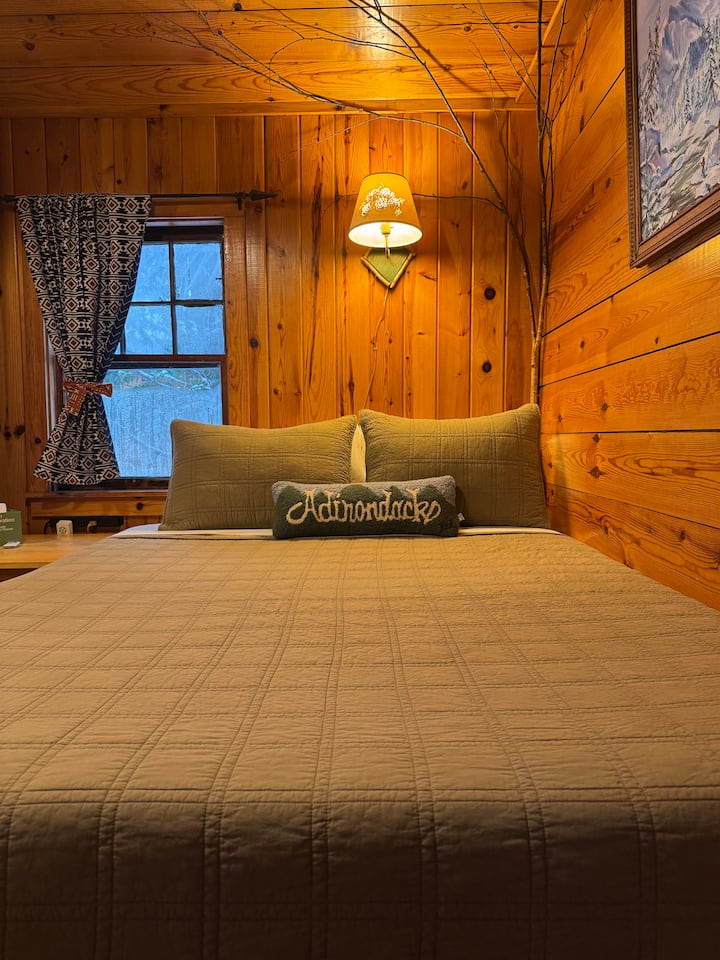 Quaint Marcy Adironack Cabin - Adirondacks