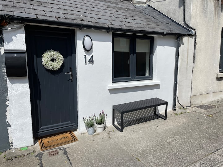 Quaint Cottage With Loft Style Bedroom. - Dublin