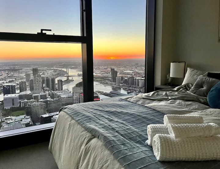 A+ Views, Comfort + Locale With Pool/spa/sauna/gym - Melbourne