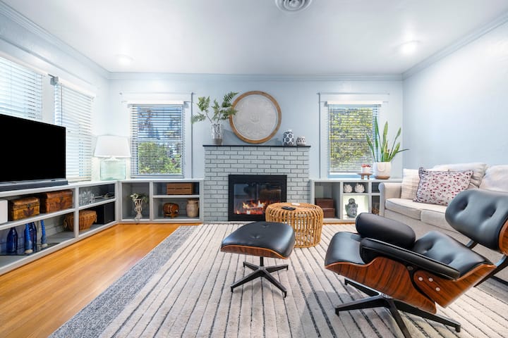 Iconic Old Fig Home - Amazing Yard W/bbq & Firepit - Fresno, CA