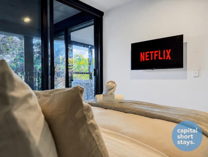 Rooftop City Views | Walk To Mall | Bbq | Parking - Canberra
