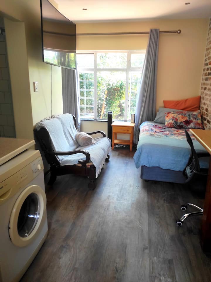 Big Oak Cosy Cottage - Sandton