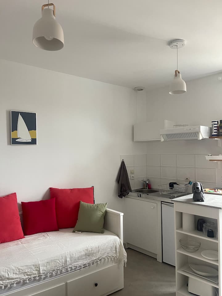 Studio Cocoon
1 A 2 Personnes

Lit 2 Places Conver - Aytré
