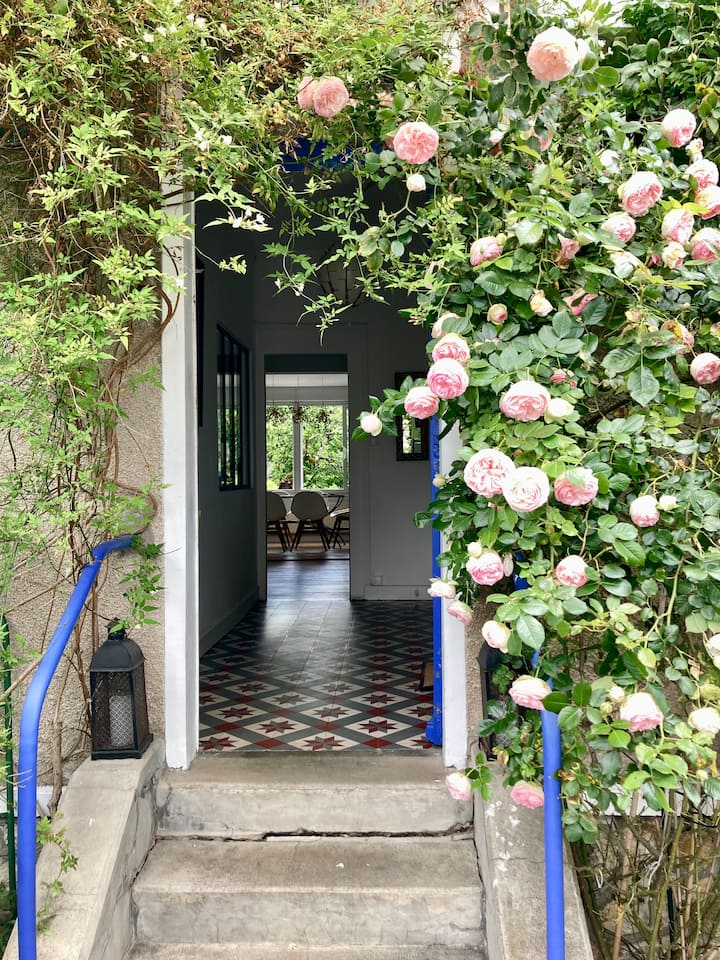 À Tours Maison Familiale 3 Chambres, 2 Sdb, Jardin - Tours