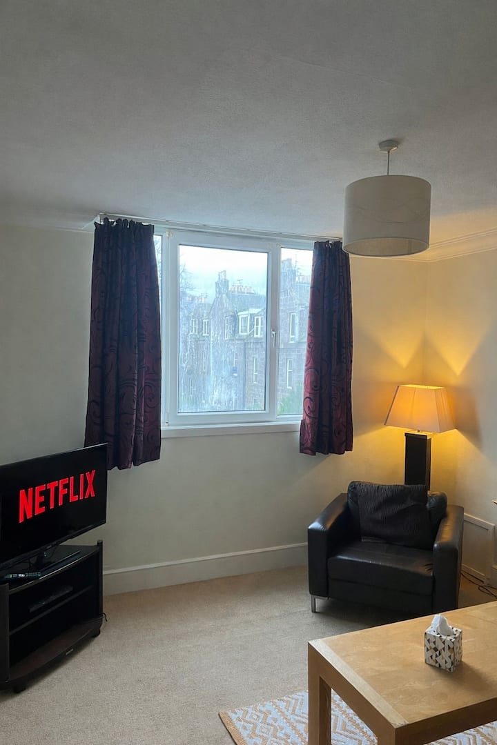 Town Apartments 1 Bed Apartment Near To Hospital - Aberdeen