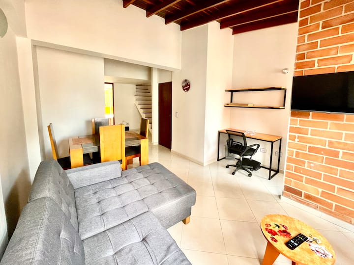 Dúplex Amplio Familiar Con Wifi Y Zona De Trabajo - Sabaneta