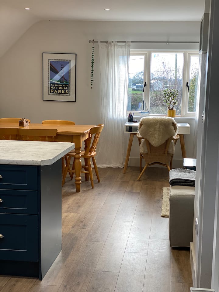 Cute Upstairs Apartment - Tipperary