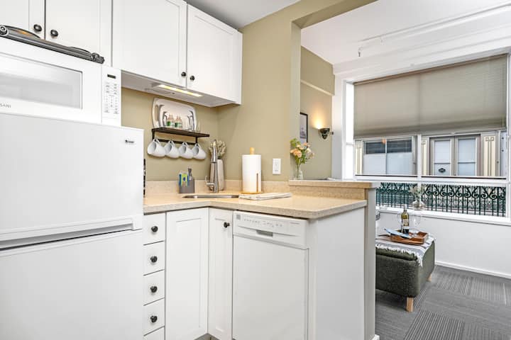 Walking Distance To Risd, Brown, & Convention Hall - Providence, RI