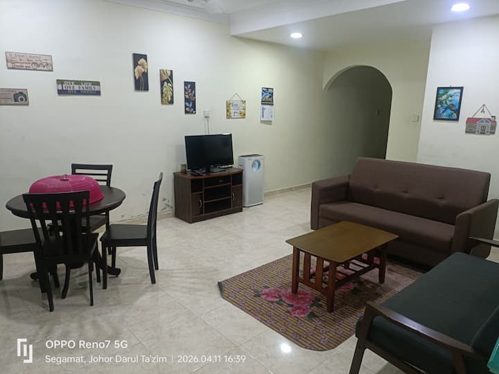 Homestay Pejal @ Taman Yayasan Dgn 4 Bilik Tidur - Segamat District