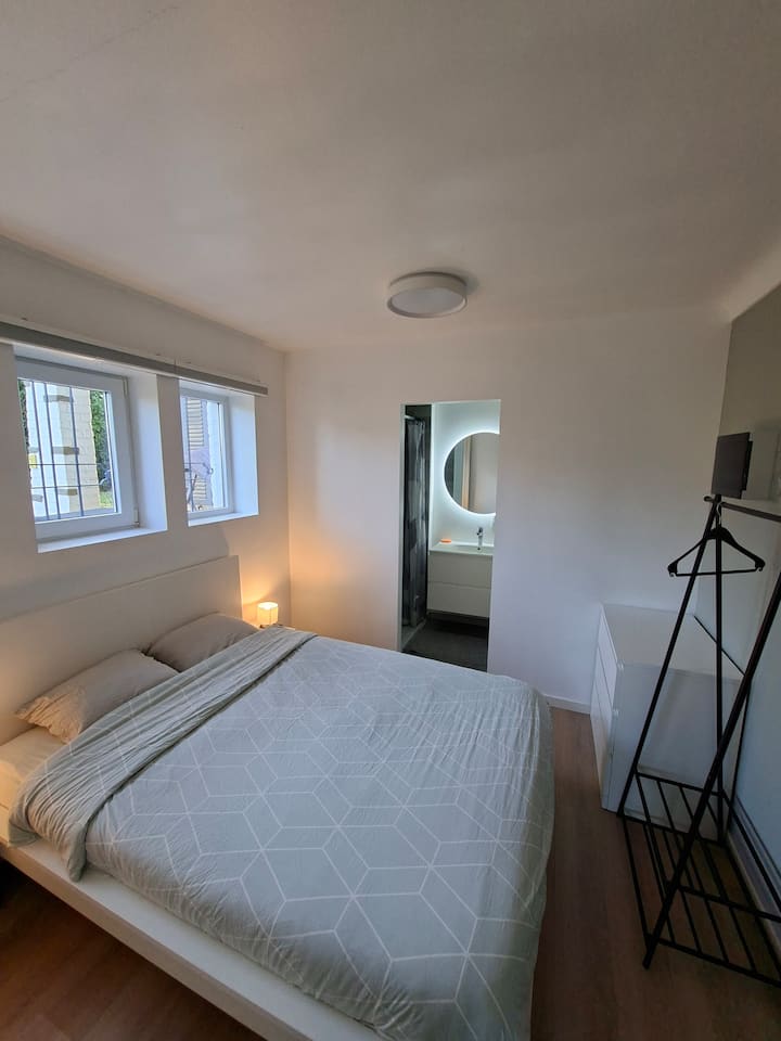 Fully Independent Flat In My House-free Parking - Ternat