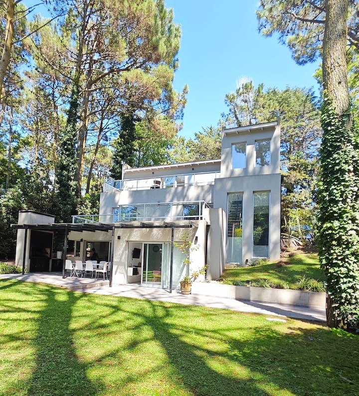 Casa Moderna Con Vistas Al Golf Para 9 Personas - Pinamar