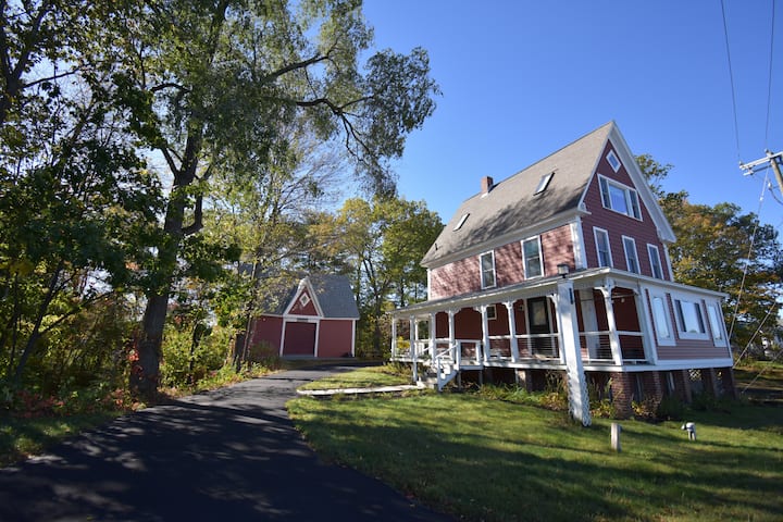 Updated Victorian Overlooking Winnisquam Lake - Belmont, NH