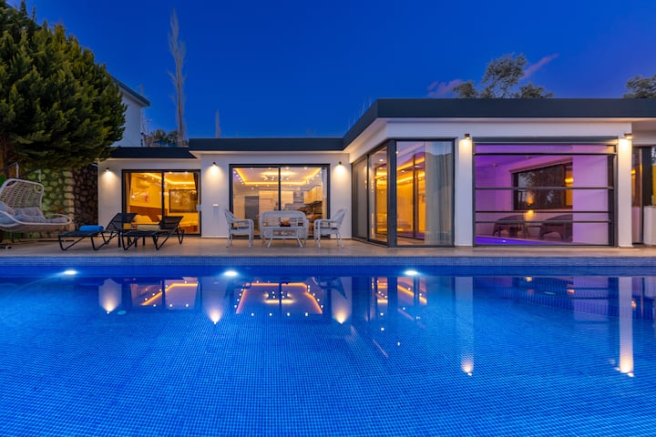 Villa Gloss Kapalı ıSıtmalı Havuzlu Tatil Villası - Kalkan