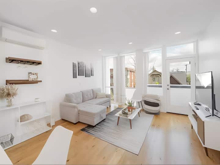 Clean & Modern 1 Bdr Apt W/rooftop Fire Pit - Seattle, WA