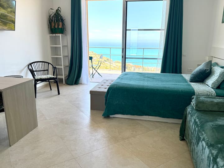 Sea View Studio & Pool | A Peaceful Riviera Escape - Bordighera