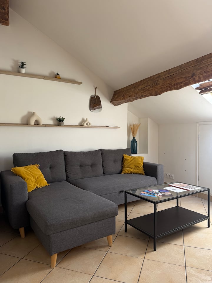 Azurea
T2 Cosy Golfe Juan Ac Plage à 5 Min - Juan-les-Pins
