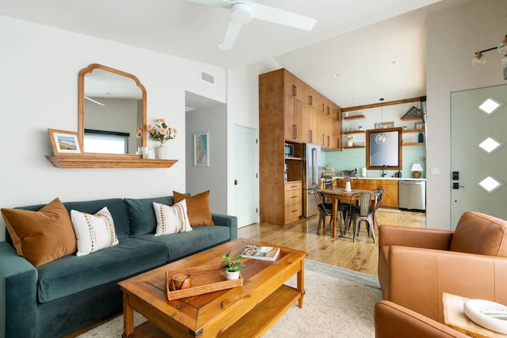 Bayside Bungalow | Patio, Yard & Outdoor Shower - San Diego, CA