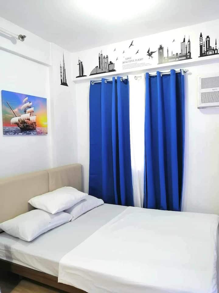 Studio Marine Theme By Emman & Jovy Staycations - Valenzuela