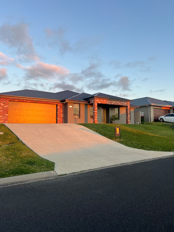 Home For The Family In The Marsden Estate - Bathurst