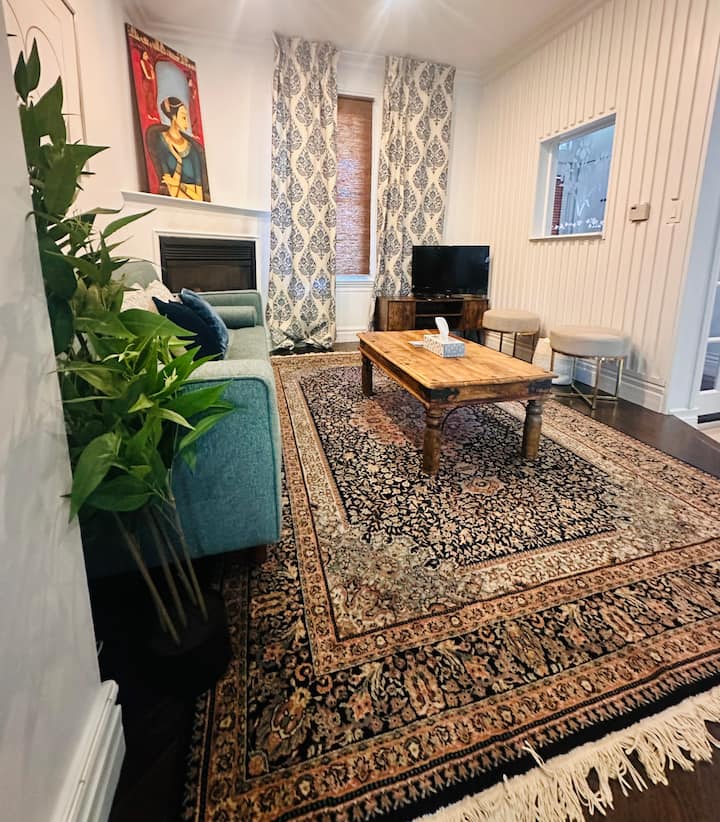 Bright 2-br House In A Historical Neighborhood - Rogers Centre