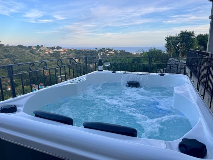 Cagnes Magnifique Villa Vue Mer, Piscine & Jacuzzi - Cagnes-sur-Mer