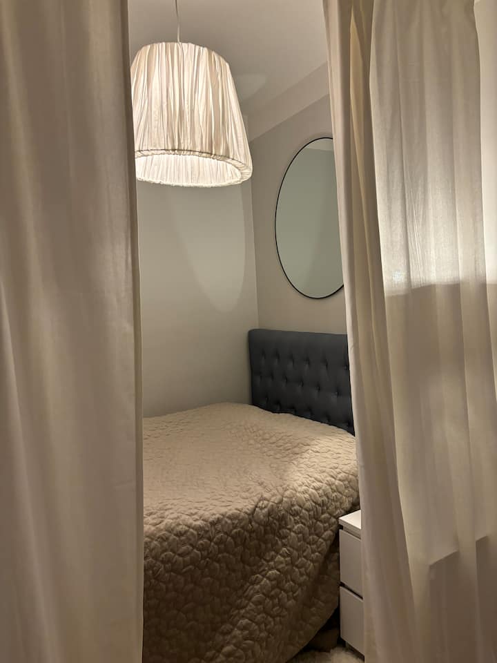 Beautiful & Clean Close To Everything Females Only - Stockholm