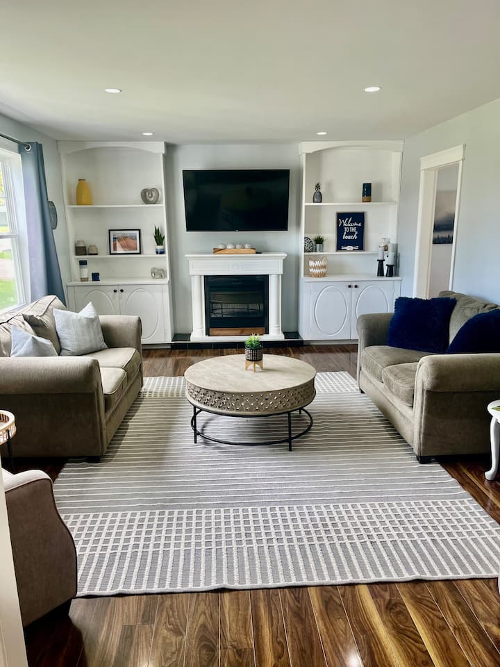 Spacious 4 Bed 3 Bath;walking Distance To Downtown - Charlottetown