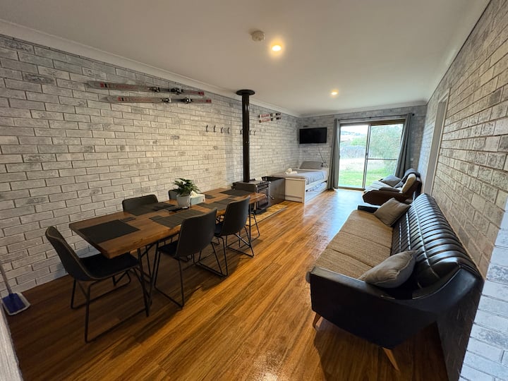 Cozy Granny Flat With Fireplace - Berridale