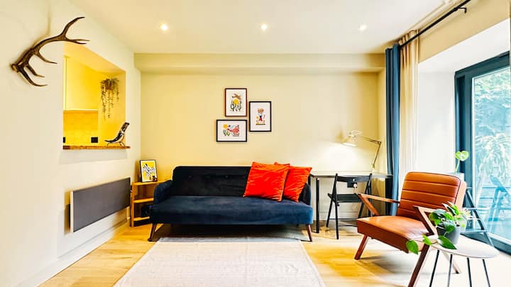 Stylish Loft With Patio Near Royal Mile • Fits  4 - Edinburgh