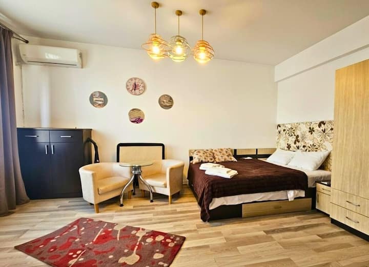 Good Vibes Studio Near Cismigiu Park Self Check In - Bucharest