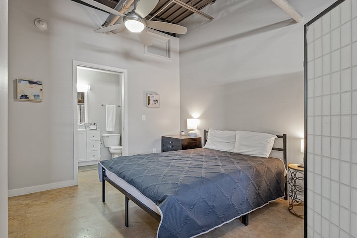 Vintage Studio Condo In Downtown Jonesboro - Jonesboro, AR