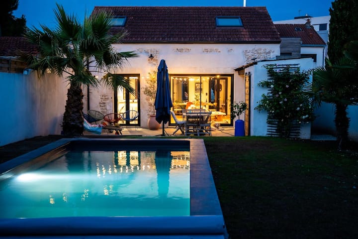 Maison De Ville Avec Jardin Et Piscine - La Rochelle