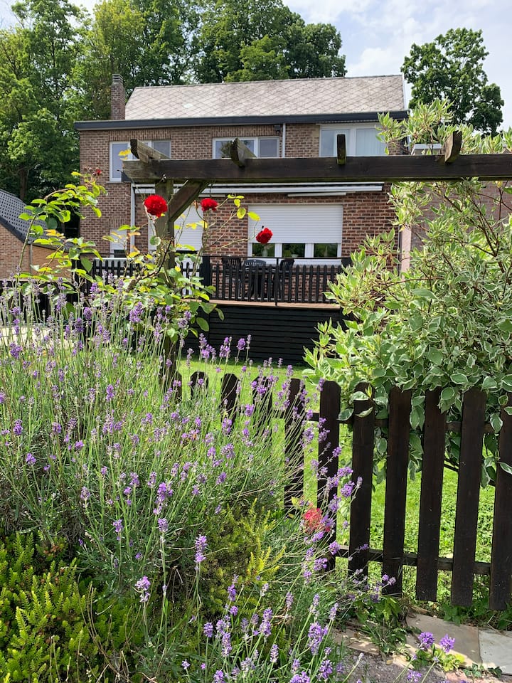 Spacieuse Et Confortable Maison, 3 Ch. Séparées. - Hannut