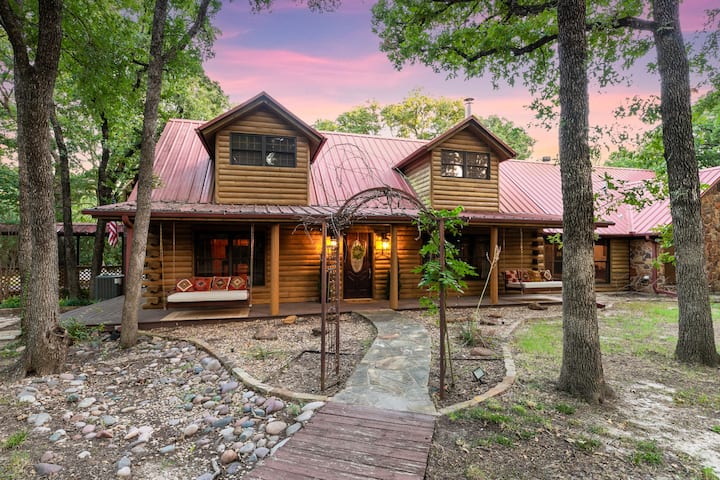The Lodge On Rawhide - Granbury, TX