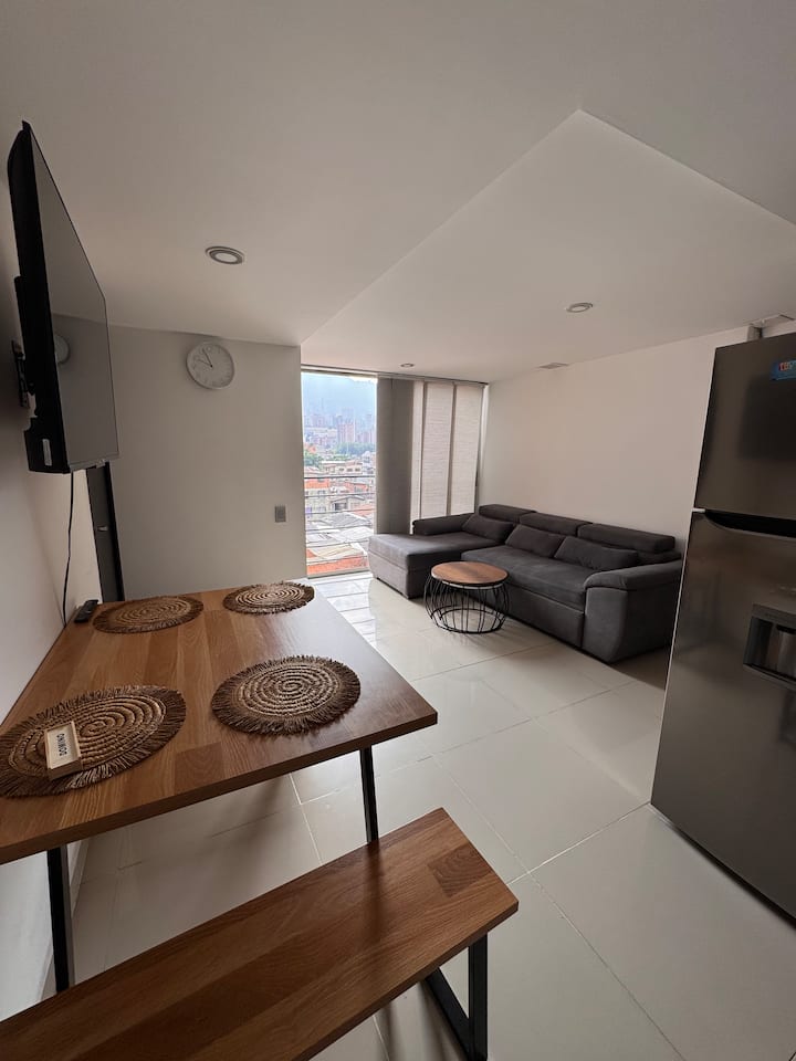 Apartamento Cerca Al Poblado - Medellin, Antioquia, Colombia