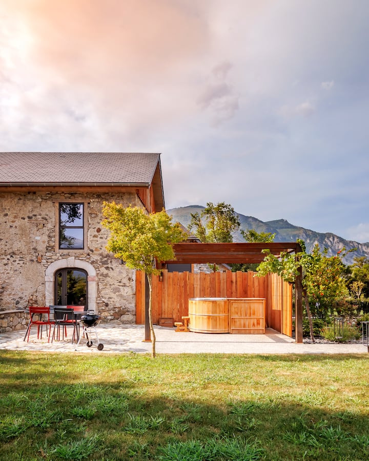 Moulin De Prestige,  Rencontre Avec Alpagas - Hautes-Pyrénées