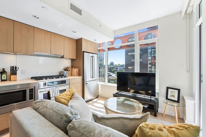 Fifa Walkable 1br Steps To Seawall + Ac + Parking - Vancouver