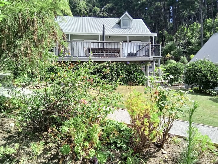 Waikawa Escape - Picton