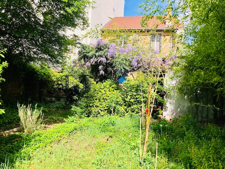 Agréable Maison De Ville Avec Jardin Et Parking - Issy-les-Moulineaux