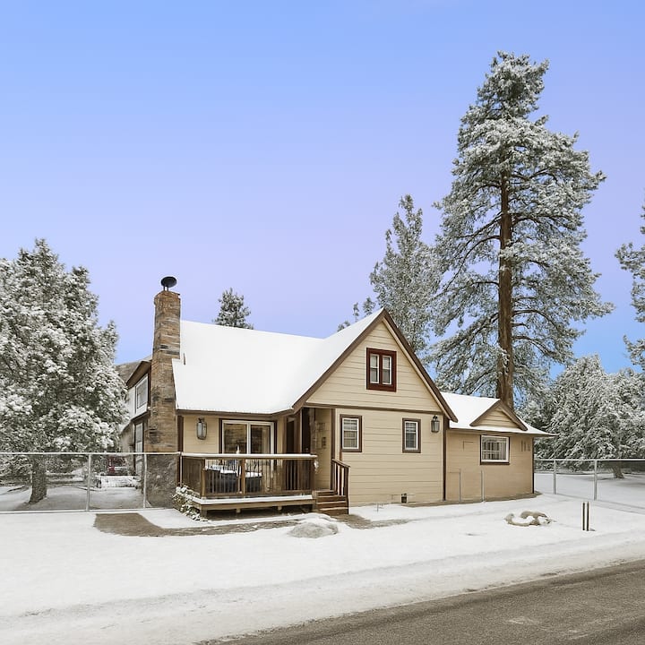 Golden Pines | Hot Tub + Dog Park + Fenced Xl Yard - Big Bear, CA