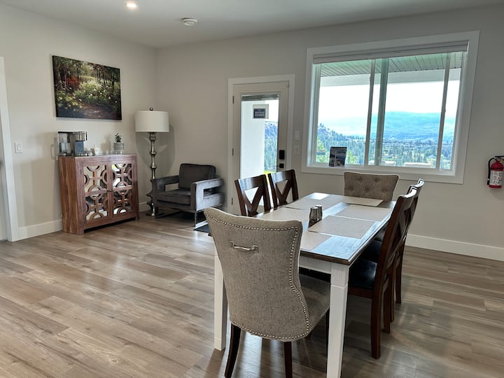 Luxury King Room With Lake View - West Kelowna