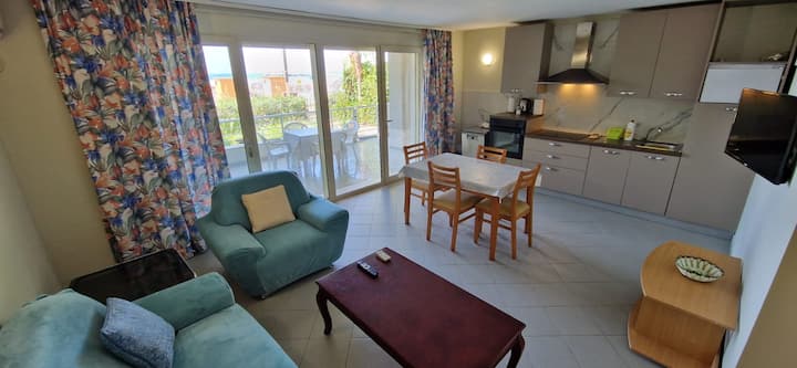 Beachfront 120m² Villa-apt W/ Sea View – Durrës - Albanie