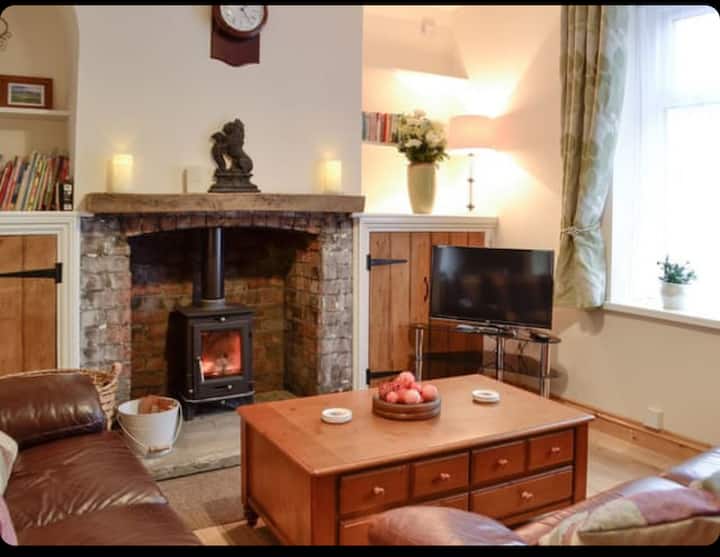 Rhona’s Cottage - Abergavenny
