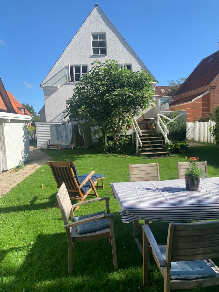 Smukt, Sjælfuldt Og Charmerende Hus Midt I Odense. - Odense