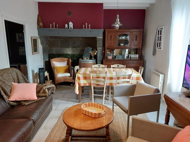 Gîte Dans La Chaîne Des Puys - Pontgibaud